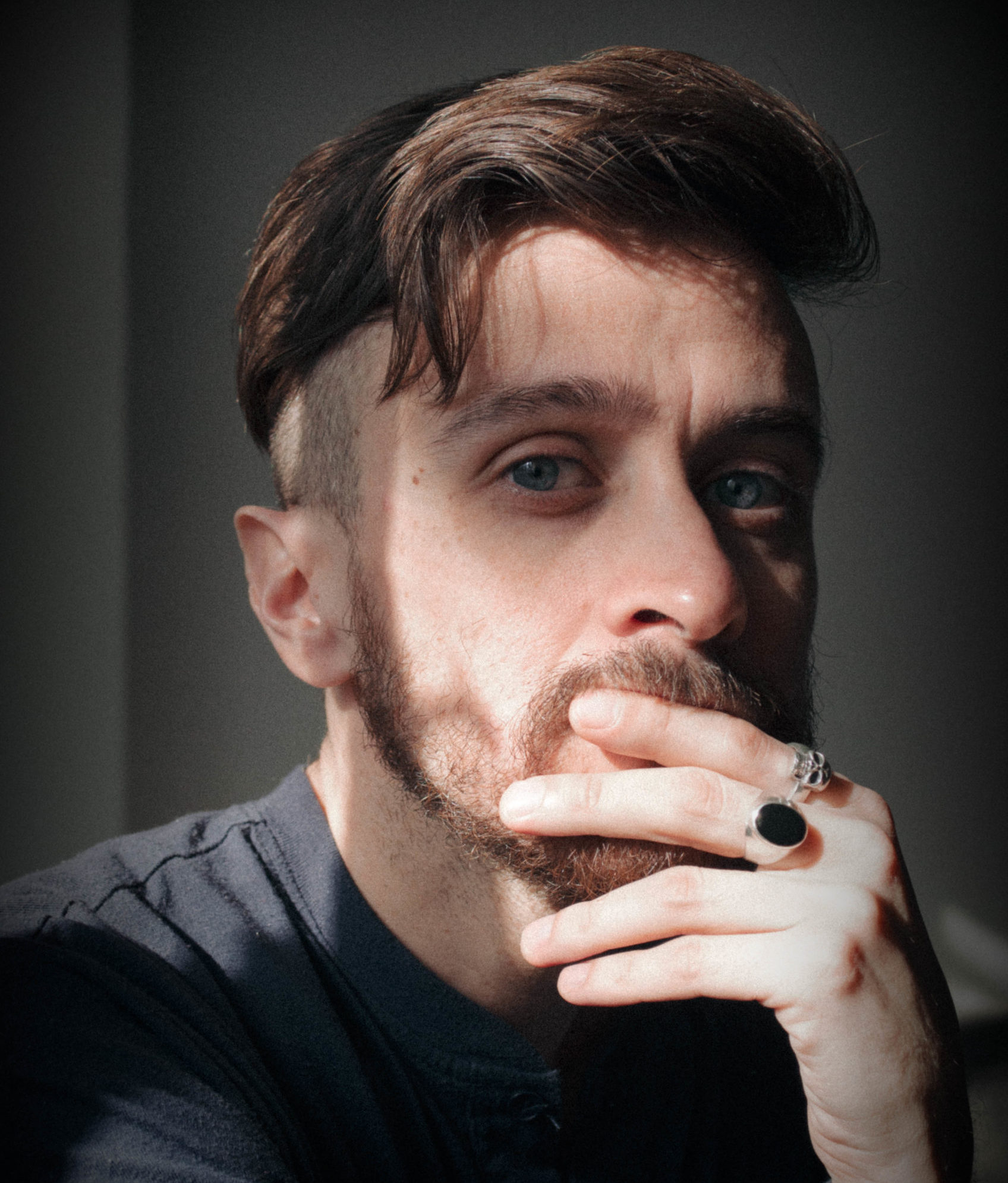 Mowat, productor y músico chileno presenta "Resistir"